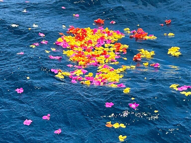 North Shore Funeral at Sea - Oahu Ash Scattering Ceremony - Banzai ...